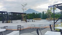 Biour Coffee: Tempat Nongkrong di Bitung yang Punya Rooftop View Gunung ...