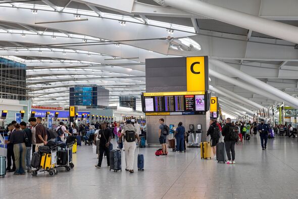 Flights delayed and cancelled after air traffic control outage