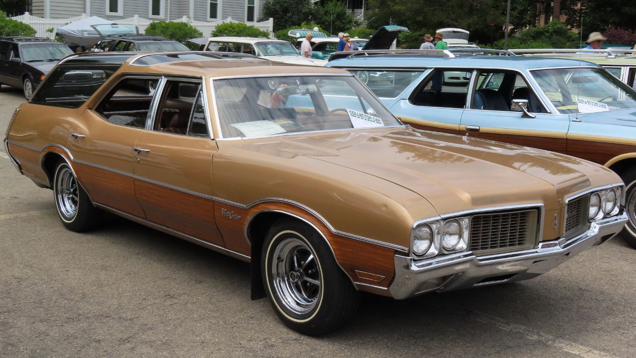 Classic wagons with unexpected performance