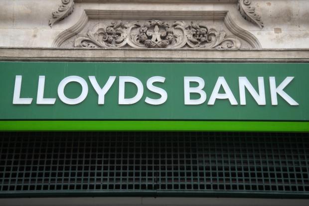 Lloyds bank app 'not working and 'keeps crashing' as users can't open it