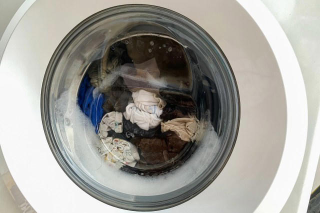 Woman shares clever laundry hack using common household material: 'I ...