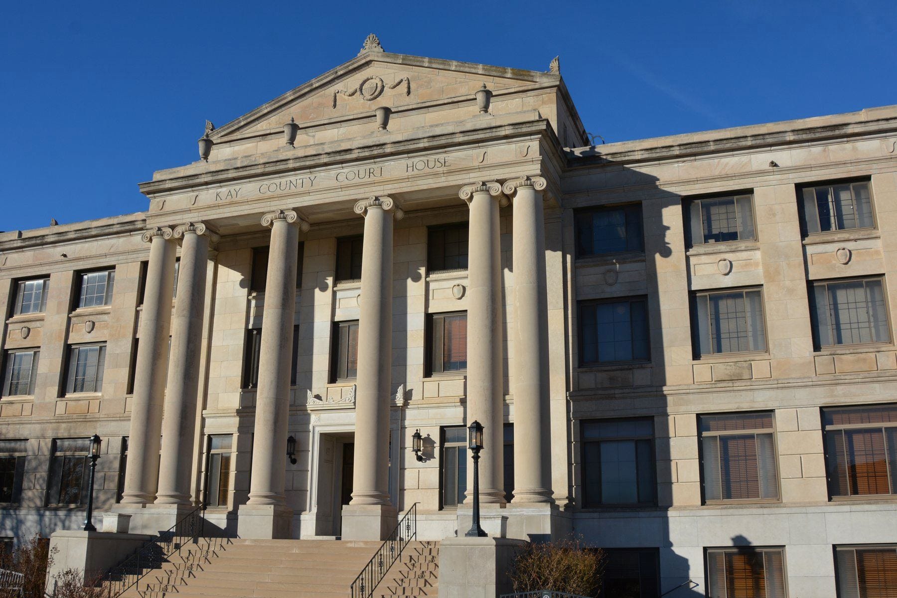 Kay County commissioner faces felony charges amid cattle rustling ...
