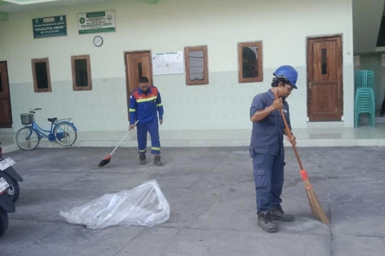 Sudah Disapu, namun Sisa Perlit Linde Masih Mengancam Kesehatan Warga ...