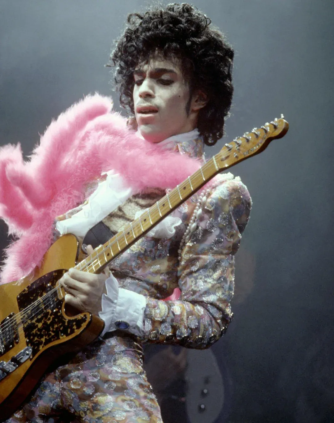 25 Legendary One-Name Singers We All Know