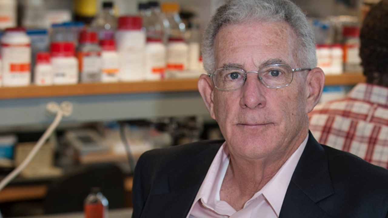 Biologist who studied cancer for 30 years shares 6 tips to reduce our risk