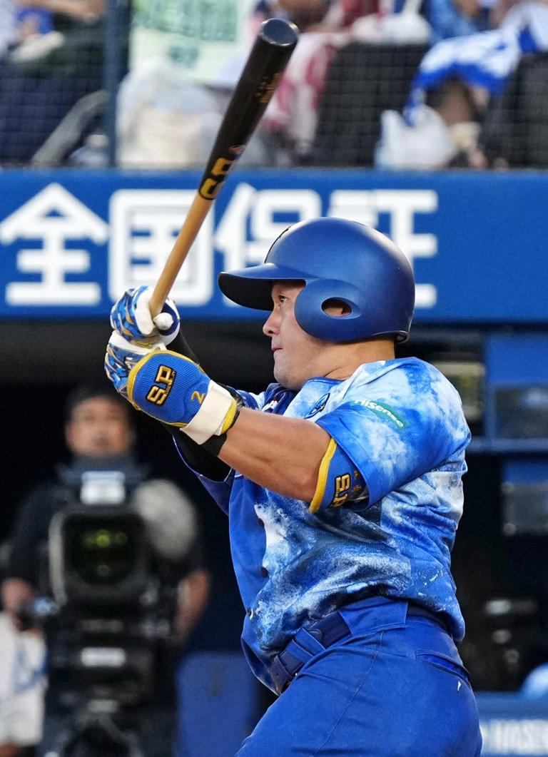 Baseball: Maki, Sano spark BayStars to 14-1 battering of Swallows