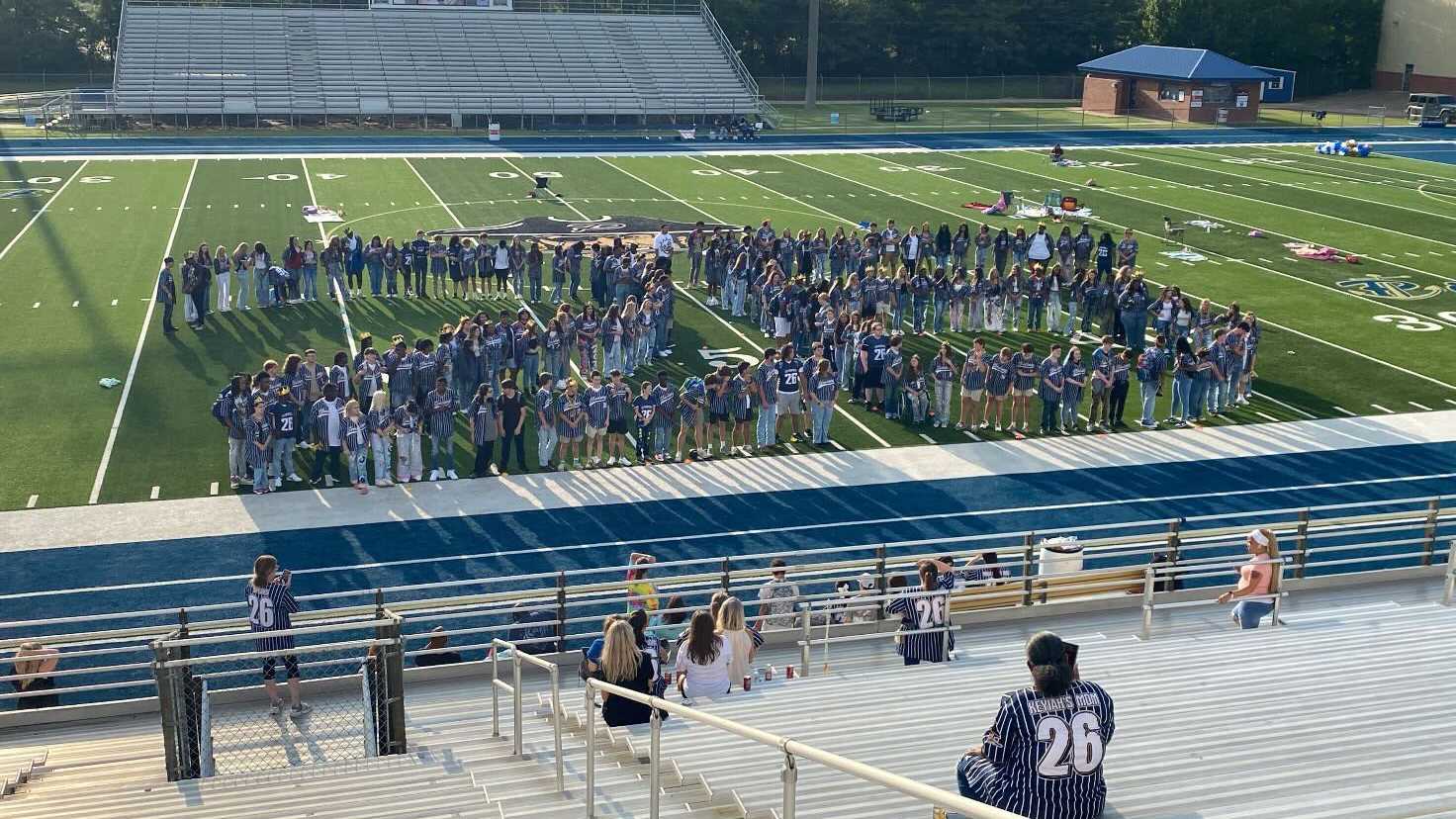 Pearl High School seniors celebrate tradition and embrace AI advancements