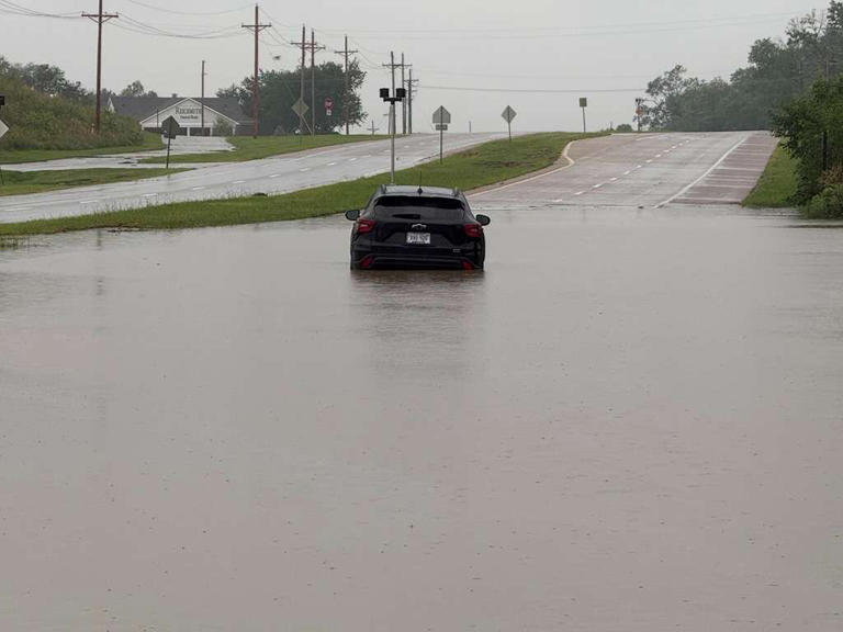 Heavy rain, crashes impact morning commute in Omaha metro