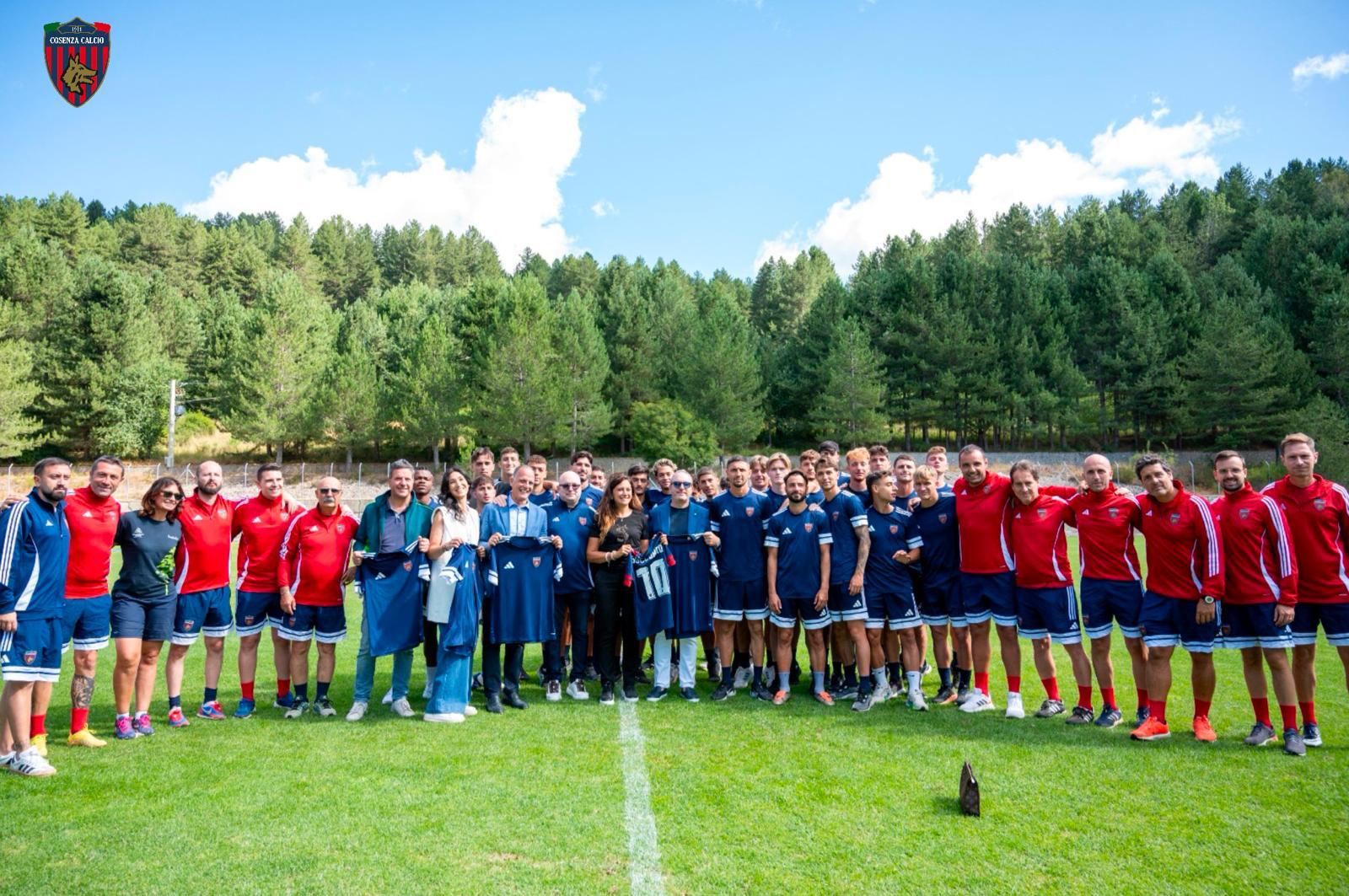 Calcio, il Cosenza termina il ritiro pre-campionato