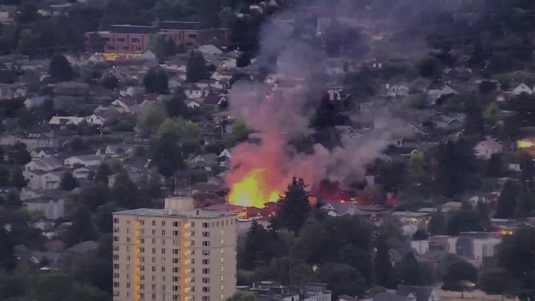 'Massive fire': Flames break out at home in Seattle's Beacon Hill ...