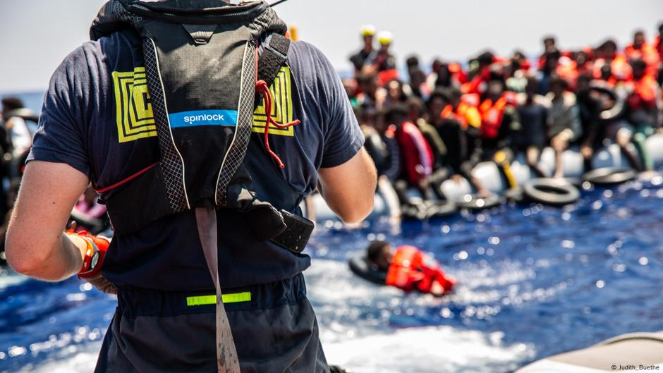 Politique migratoire UE-Afrique, coopération ou coercition