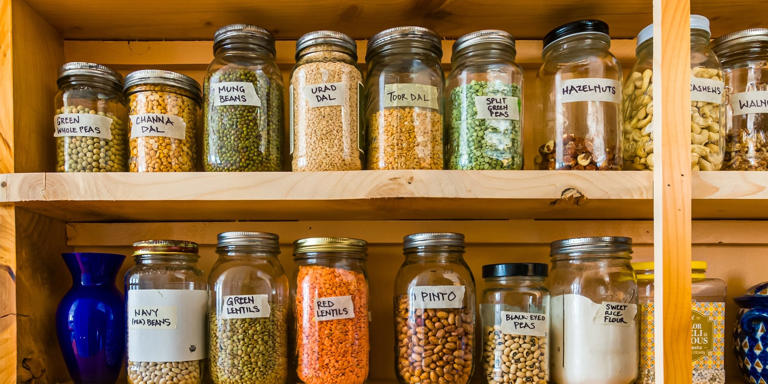 7 Surprising Things Pro Organizers NEVER Do in Their Own Pantry