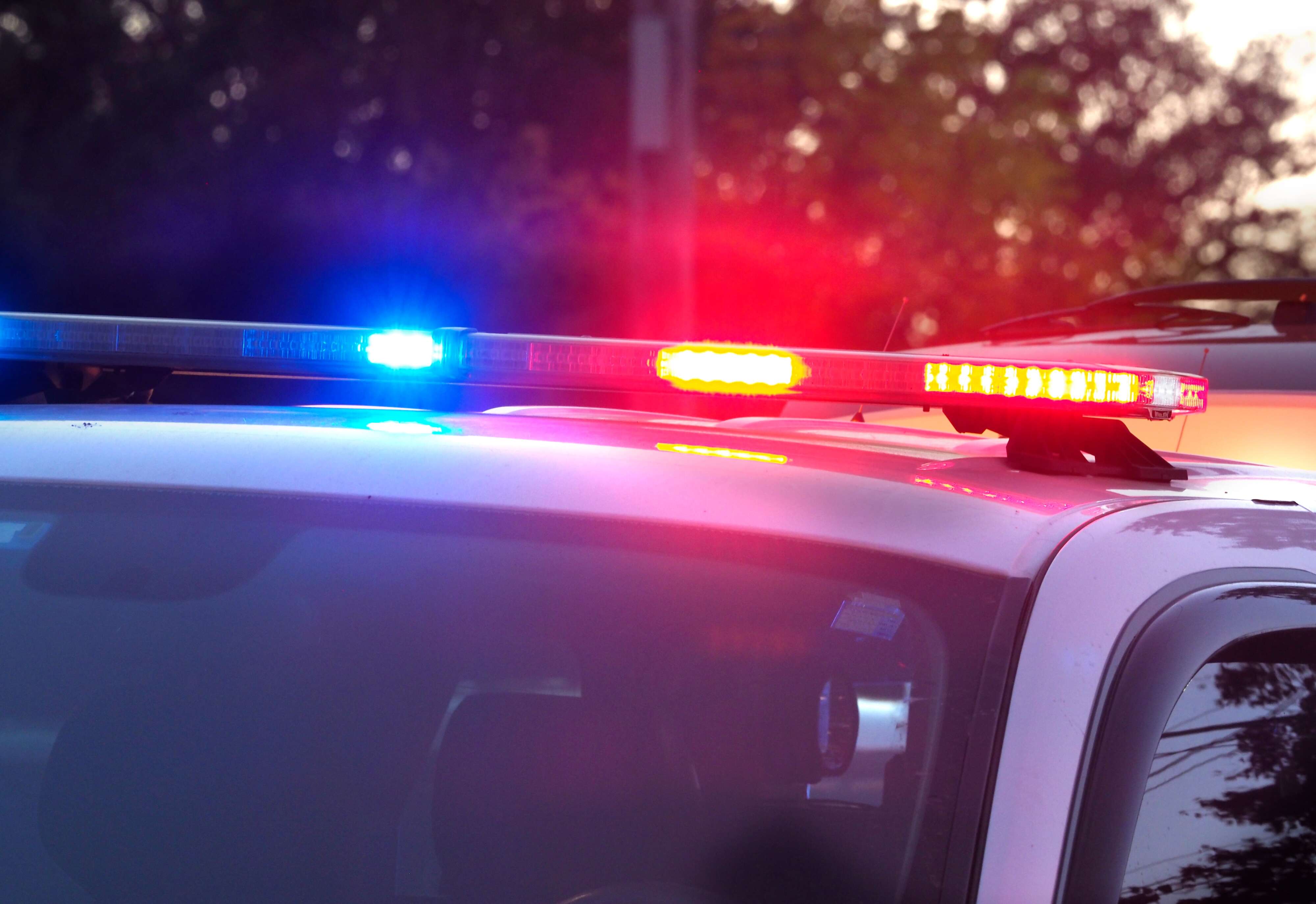 Driver dies after car hits guardrail, overturns I-295 in N.J.