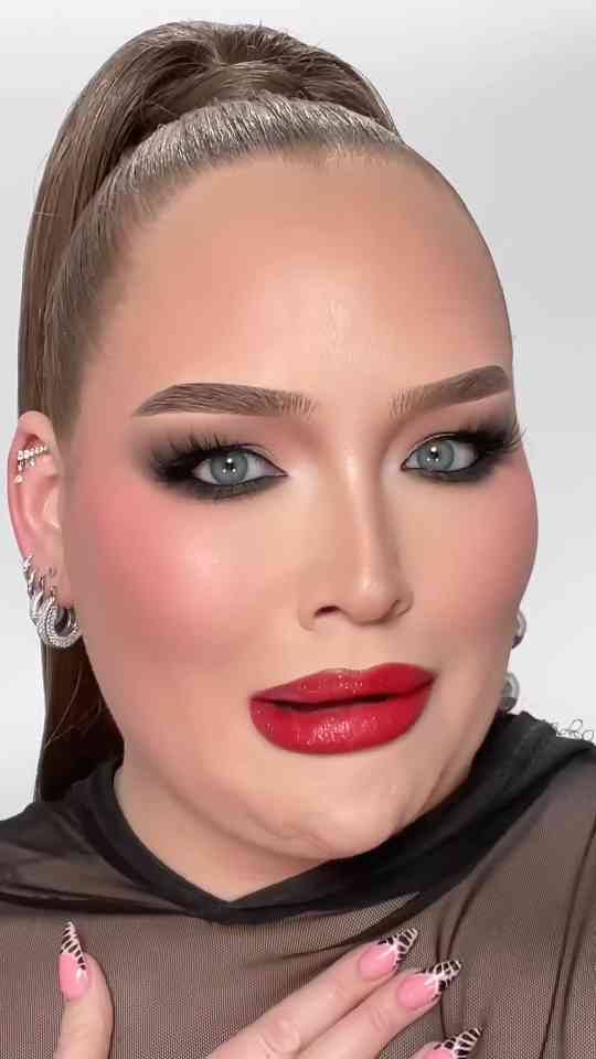 Trying A Matte Lipstick That Becomes Glittery