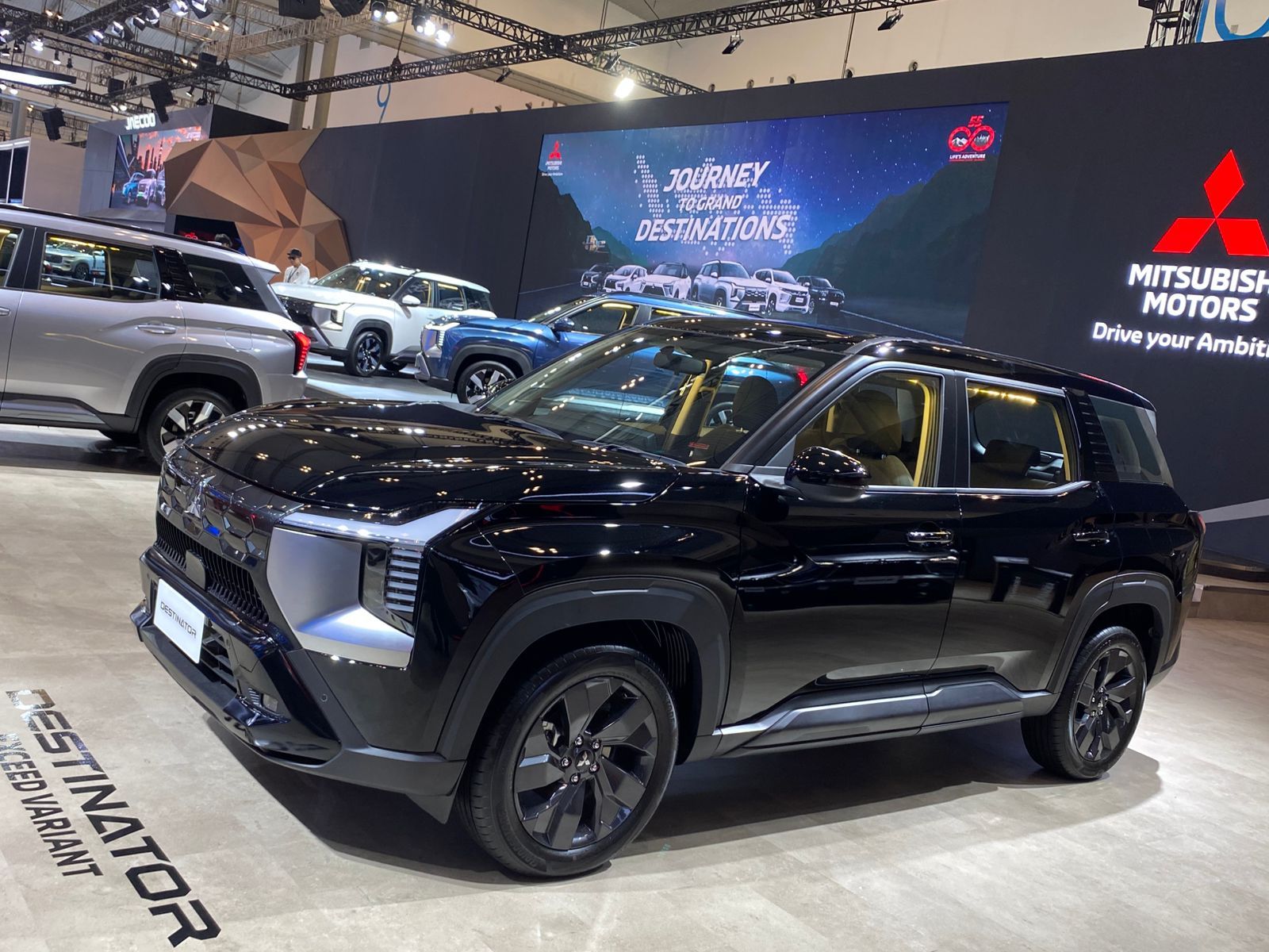 Mitsubishi Destinator Exceed. Harga Merakyat, Lebih Wah Dari Termurah