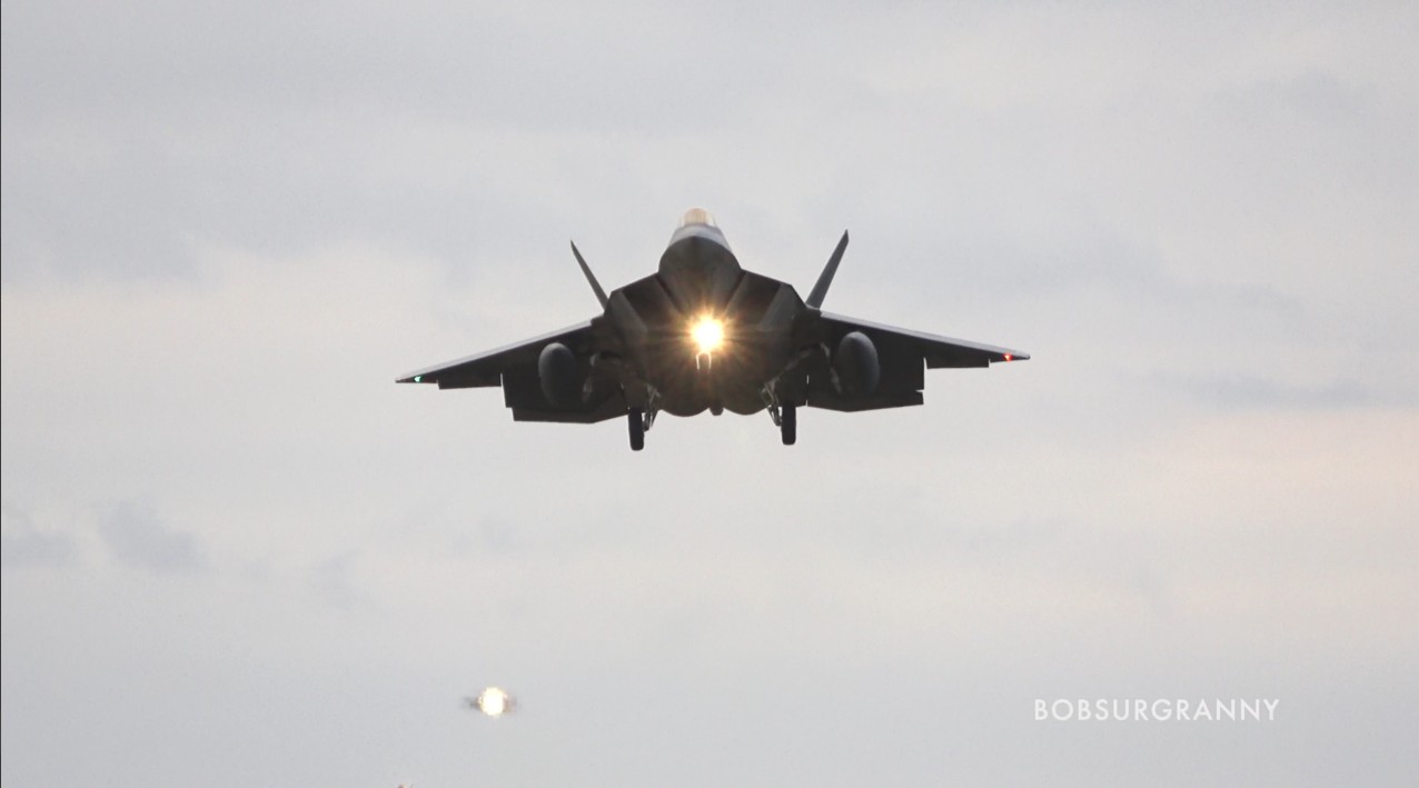 Low F-22 Raptors at RAF Lakenheath – Lethal Jets Up Close