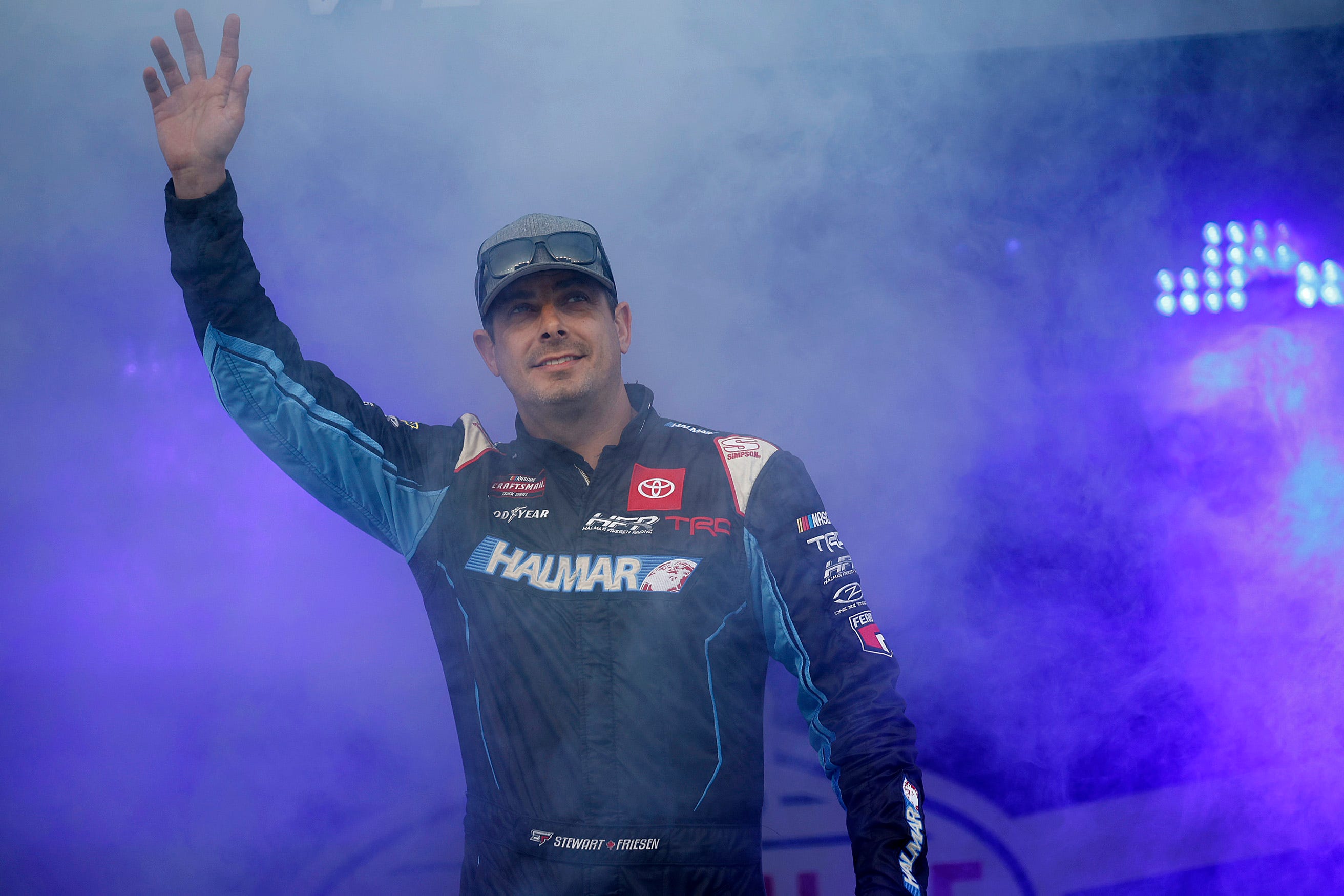 Stewart Friesen suffers broken pelvis, broken leg in dirt racing crash