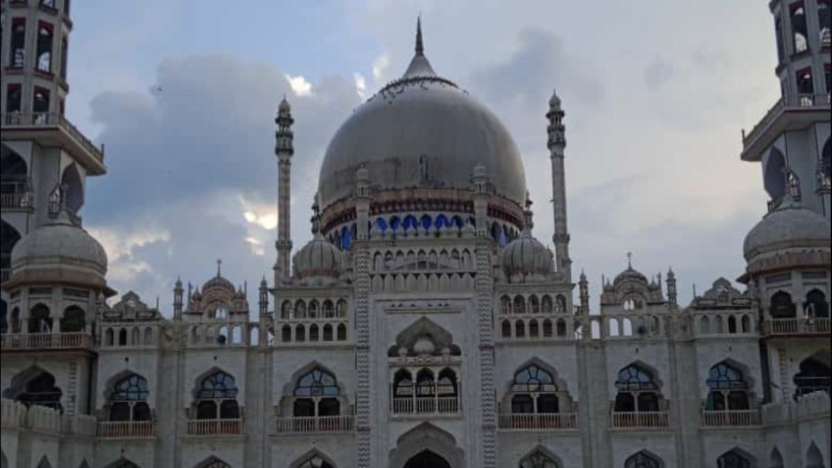 UP's Darul Uloom Deoband Enforces Fresh Ban On Women's Entry, Cites ...
