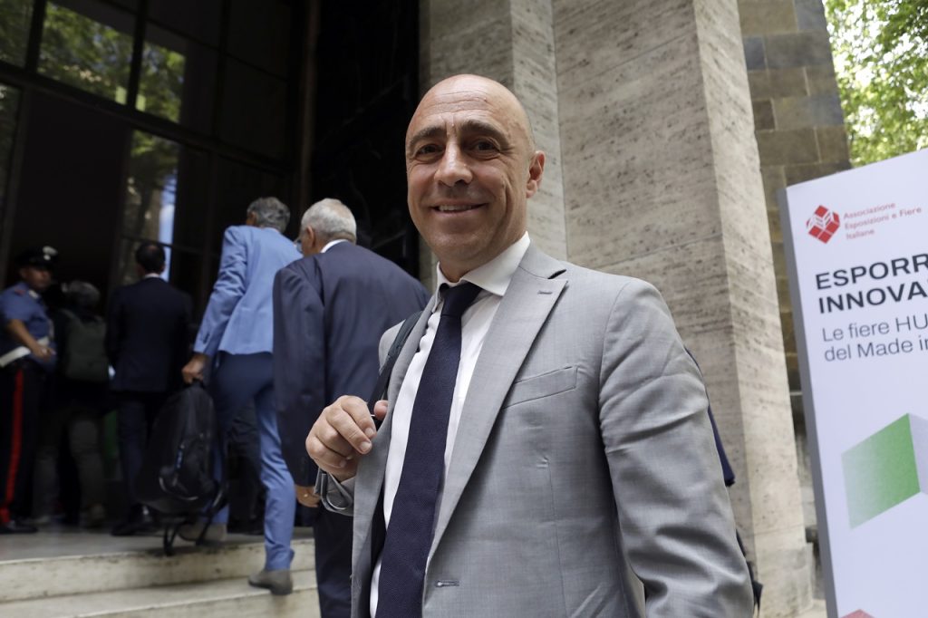 Taranto, il sindaco Bitetti ritira le dimissioni: andrà a Roma l ...