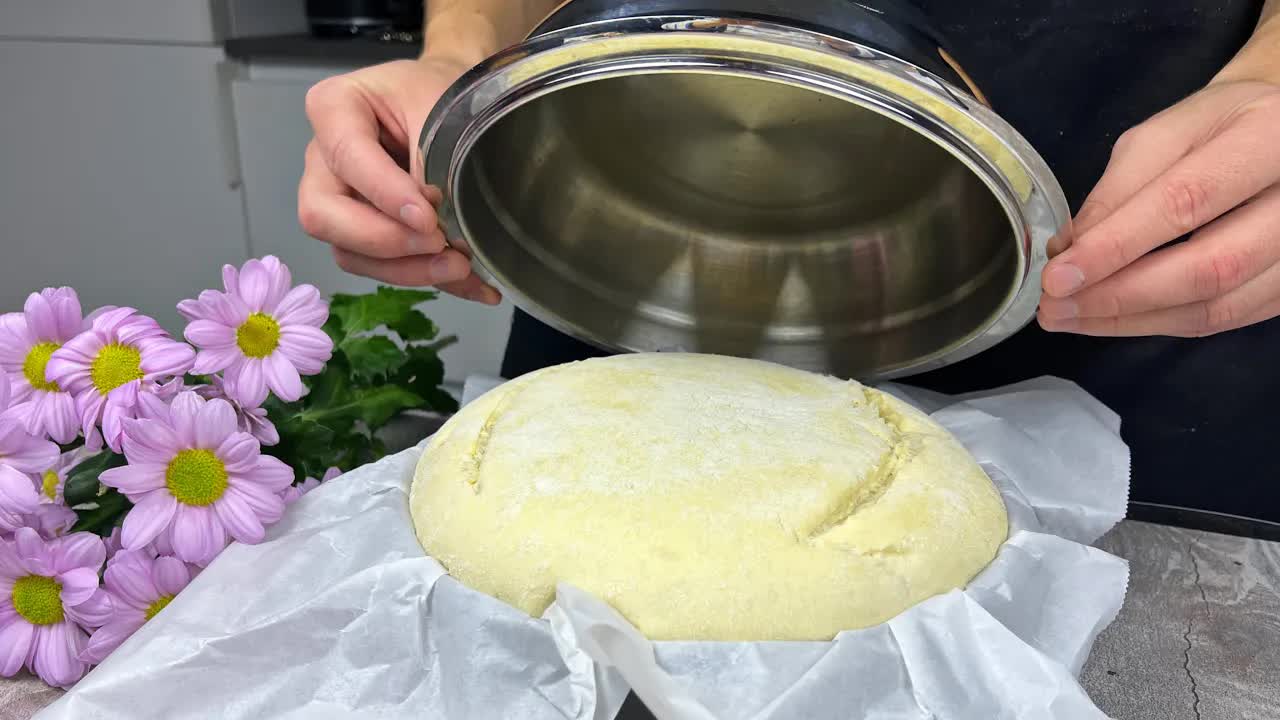 Bread lovers will be shocked!! Cover the dough with a lid and wait 30 ...