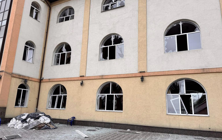 Russian attack damages Kyiv mosque: Windows and doors shattered (photos ...