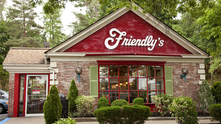 10 Classic Restaurant Chains That Are On The Comeback Trail