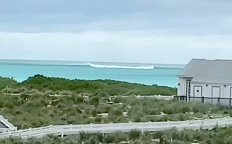 7-Foot Tsunami Waves Strike Midway Atoll; Here’s the Video