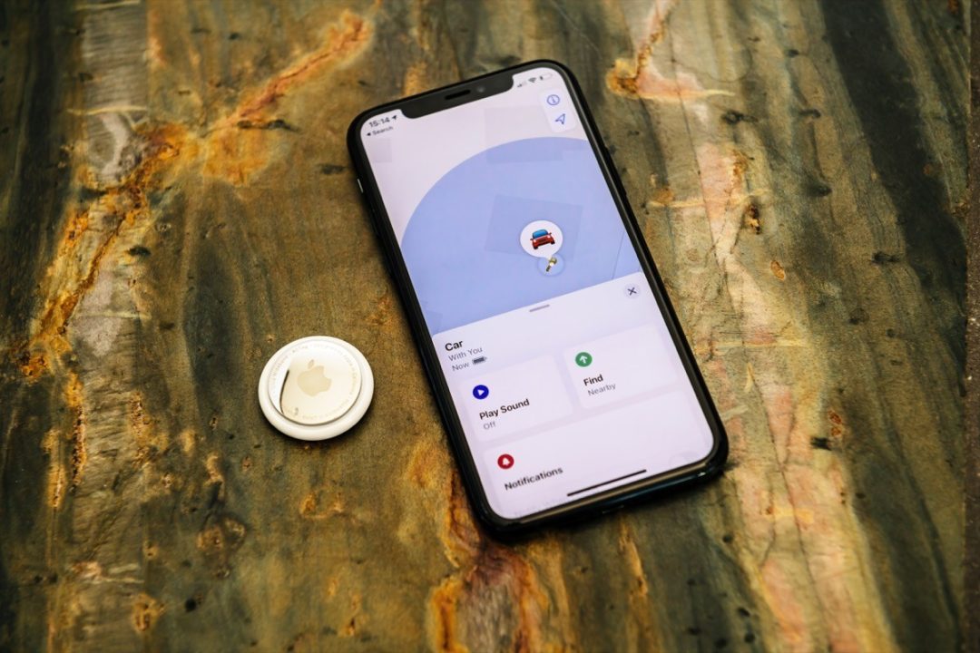 9 Pro Tips to Track Your Lost Luggage With AirTags