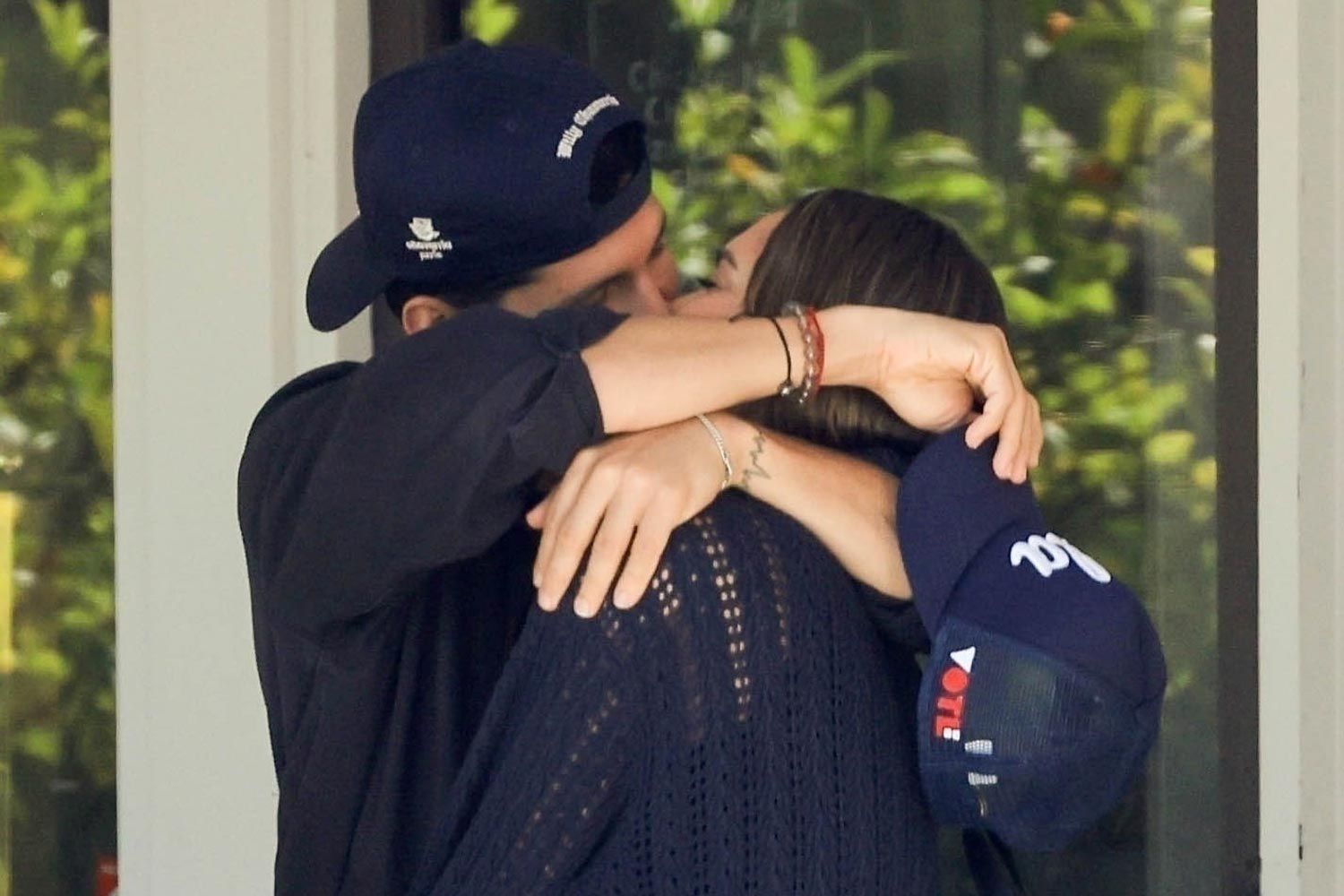 Jessica Alba and Danny Ramirez Share a Passionate Kiss in L.A. as Their ...