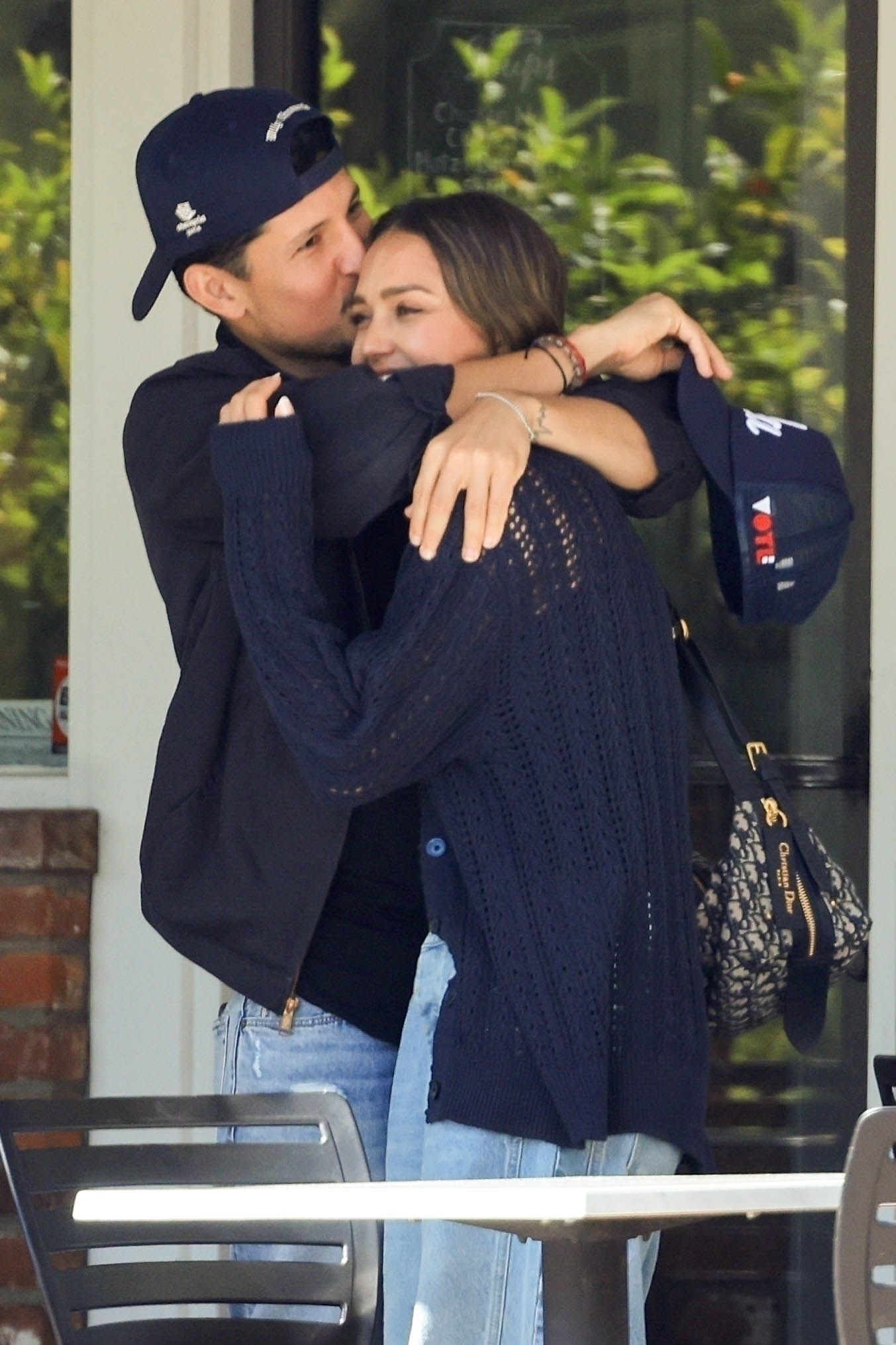 Jessica Alba and new beau Danny Ramirez can’t keep their hands off each ...