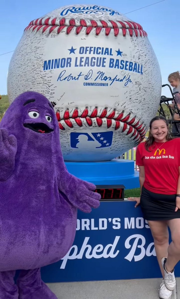 Watch: Giant baseball with 6,750 signatures breaks world record