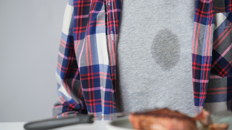 Remove Stubborn Grease Stains With Two Simple Household Ingredients