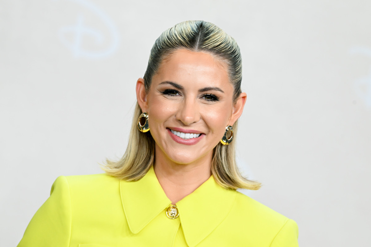 ESPN Reporter Laura Rutledge Revives ‘60s Vibe’ With Bold New Look