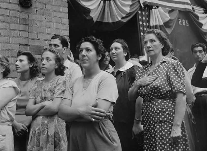 18 Everyday Things You Couldn't Do in the 1940s Without Raising Eyebrows