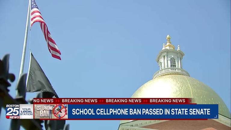 Massachusetts Senate passes statewide school cellphone ban bill