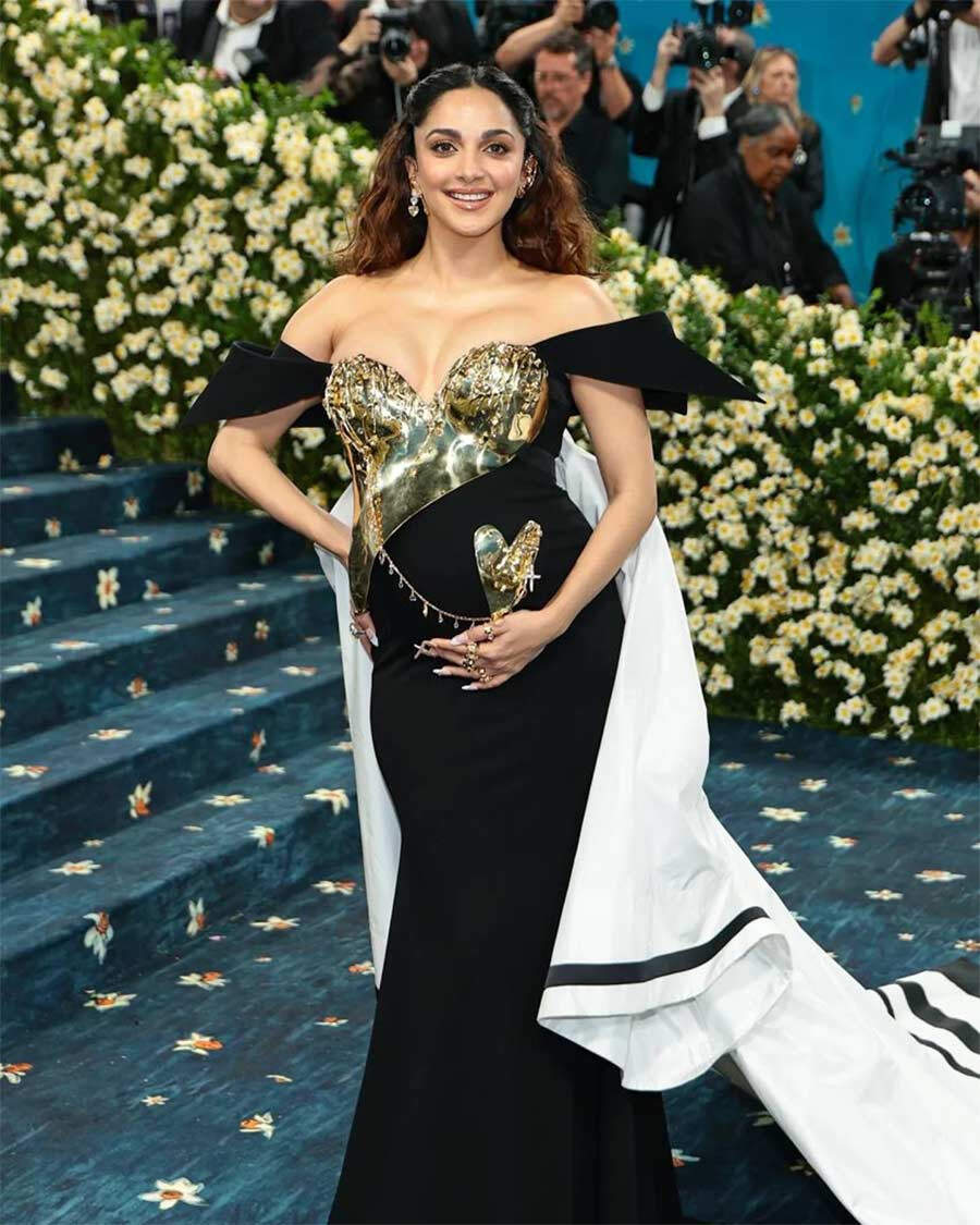 Sidharth Malhotra Drops Sweet Birthday Post for Kiara Advani