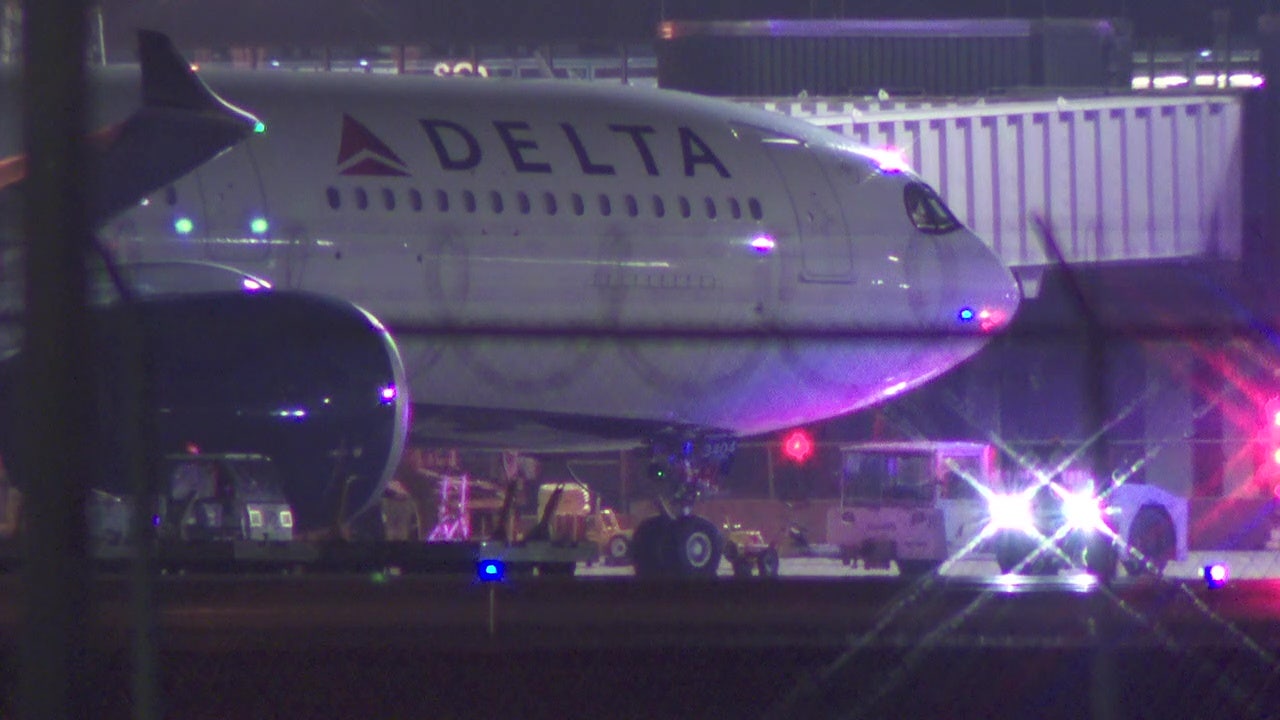 Delta emergency landing latest: 18 passengers, 7 crew members hurt ...