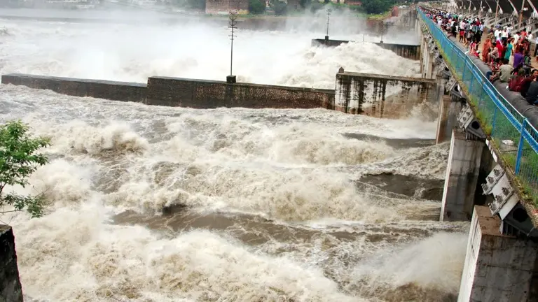 Army called in for flood relief and rescue in Dholpur; life disrupted ...