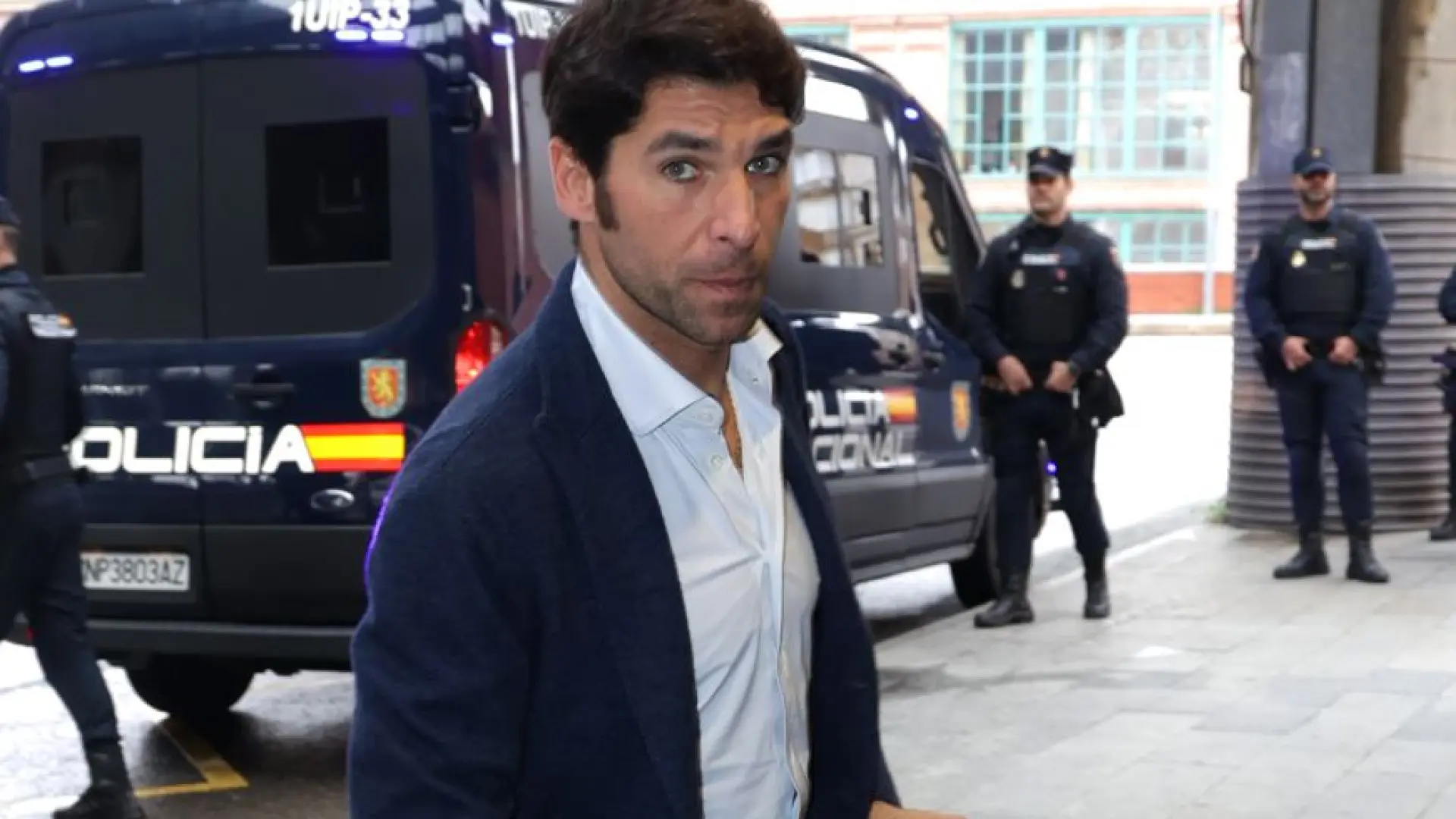 La nueva 'amiga especial' de Cayetano Rivera, destapada por su exsuegra ...