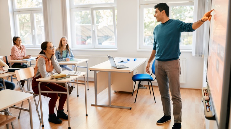 10 Essential Tech Gadgets Every Classroom Should Have