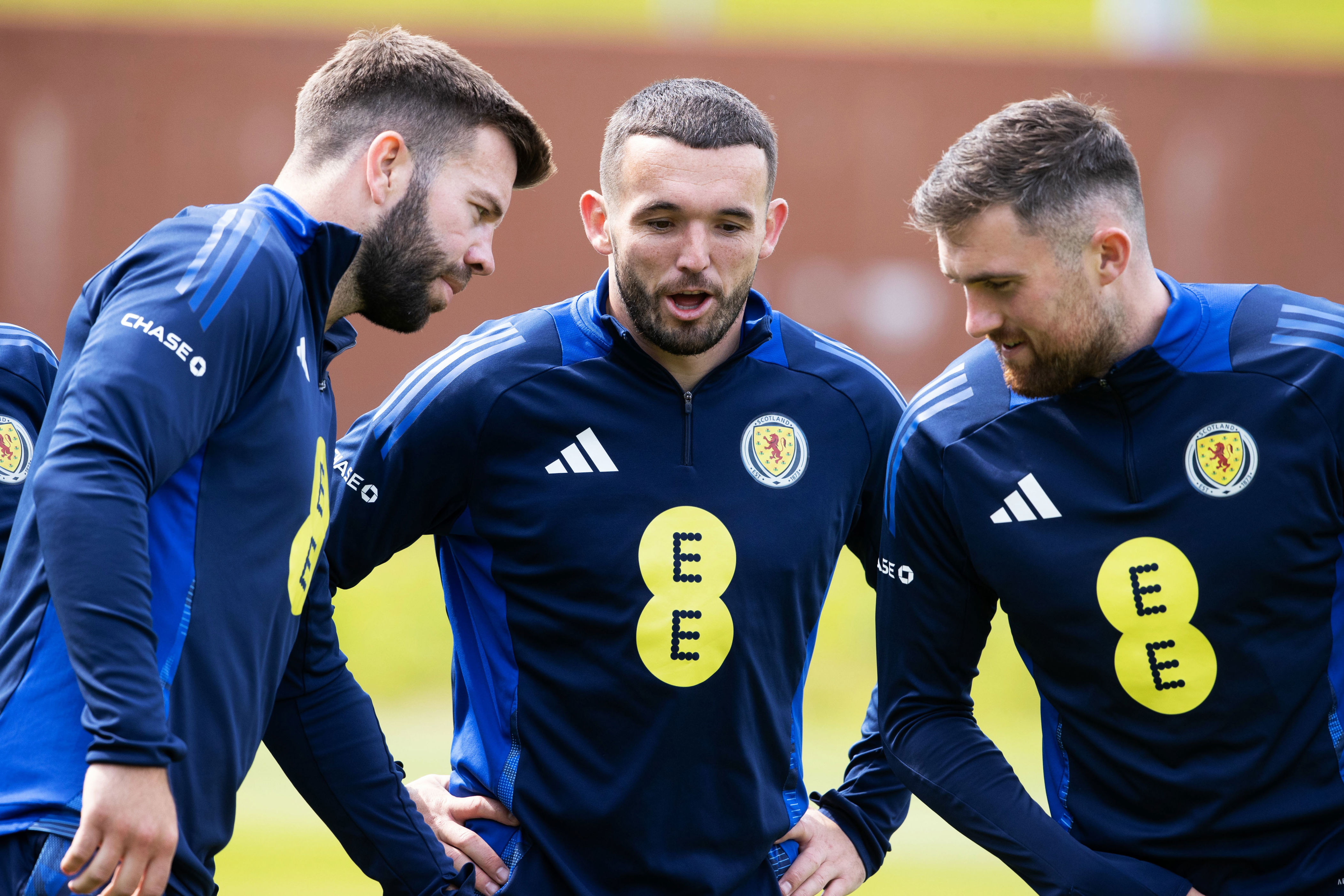 Hibs transfer news: Major signing announced as Scotland stalwart pens ...