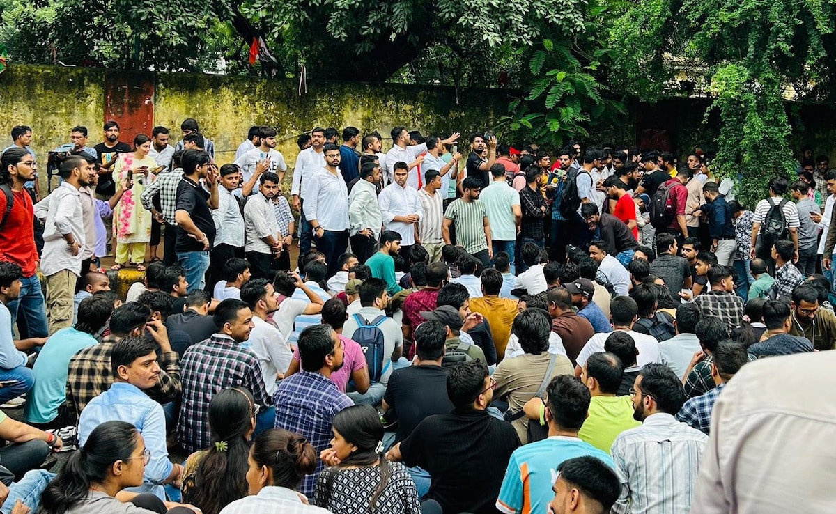 Cancellations, Server Crash: SSC Students Hold Protest Over ...