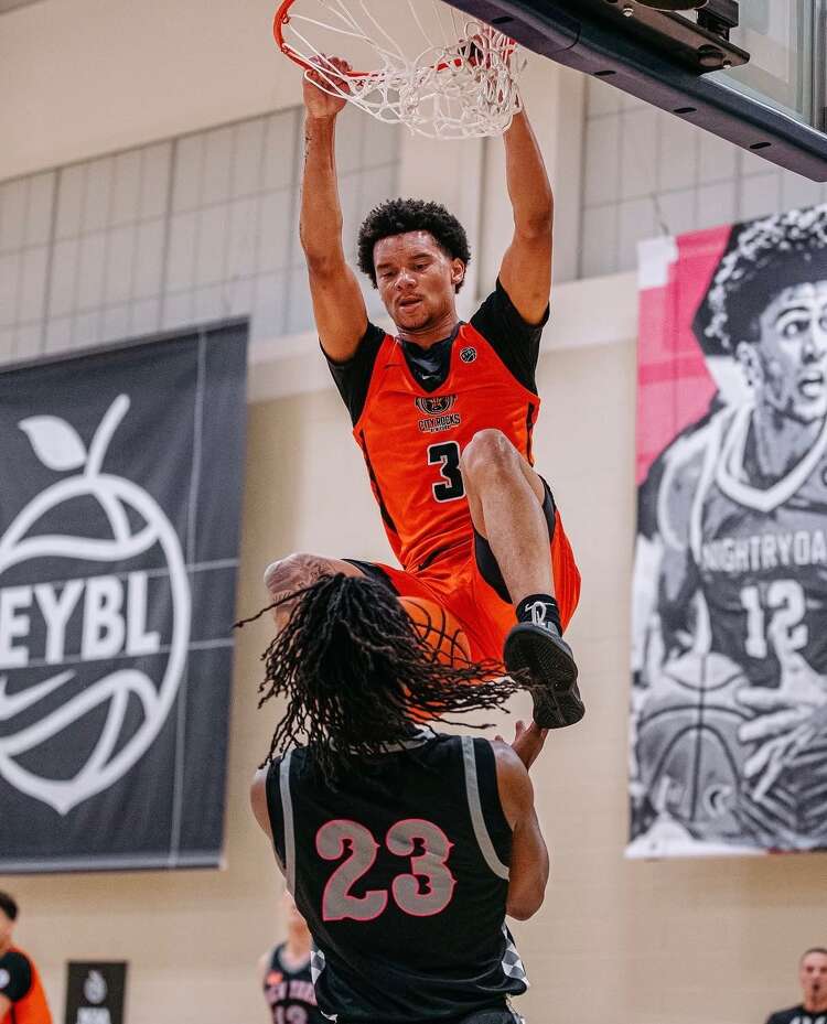 Player from national champion commits to Siena men's basketball