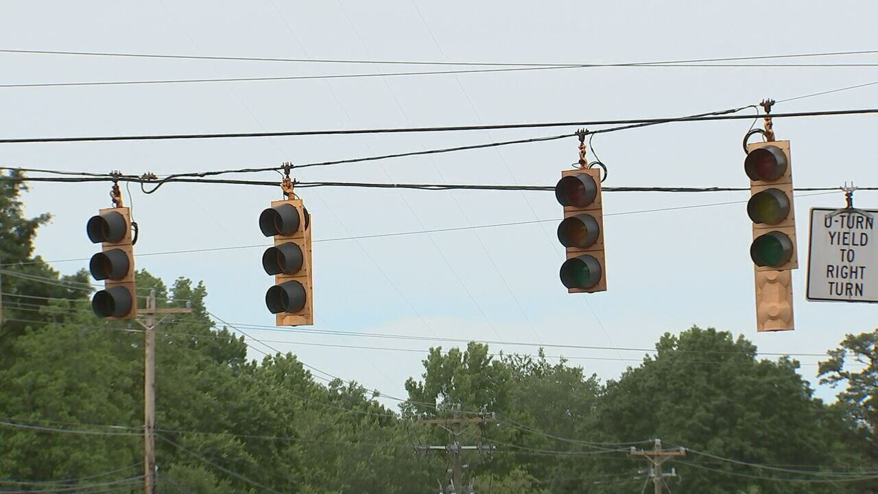 Power outage affects traffic lights in Matthews