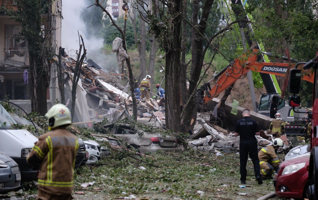 Worst fears confirmed: 16 killed in Kyiv in Russian attack, including ...