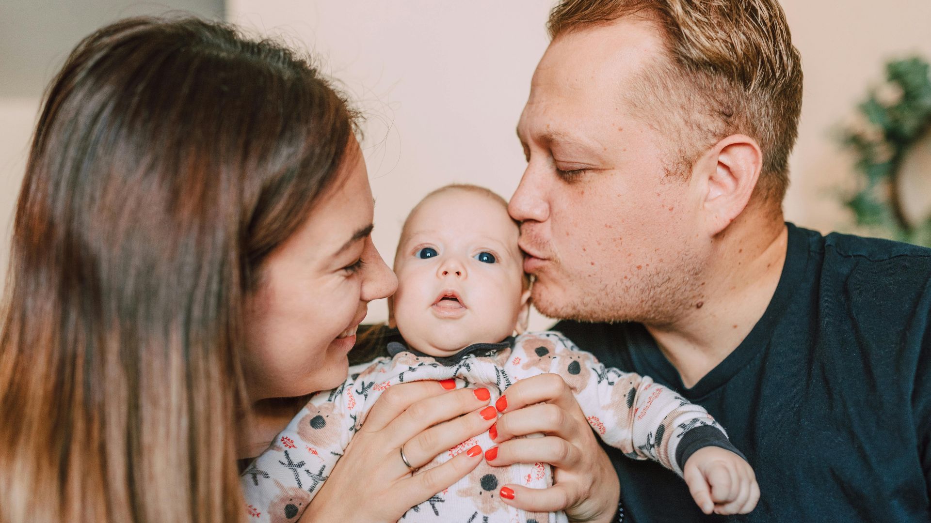 20 Emotional Struggles New Parents Face After Their First Baby