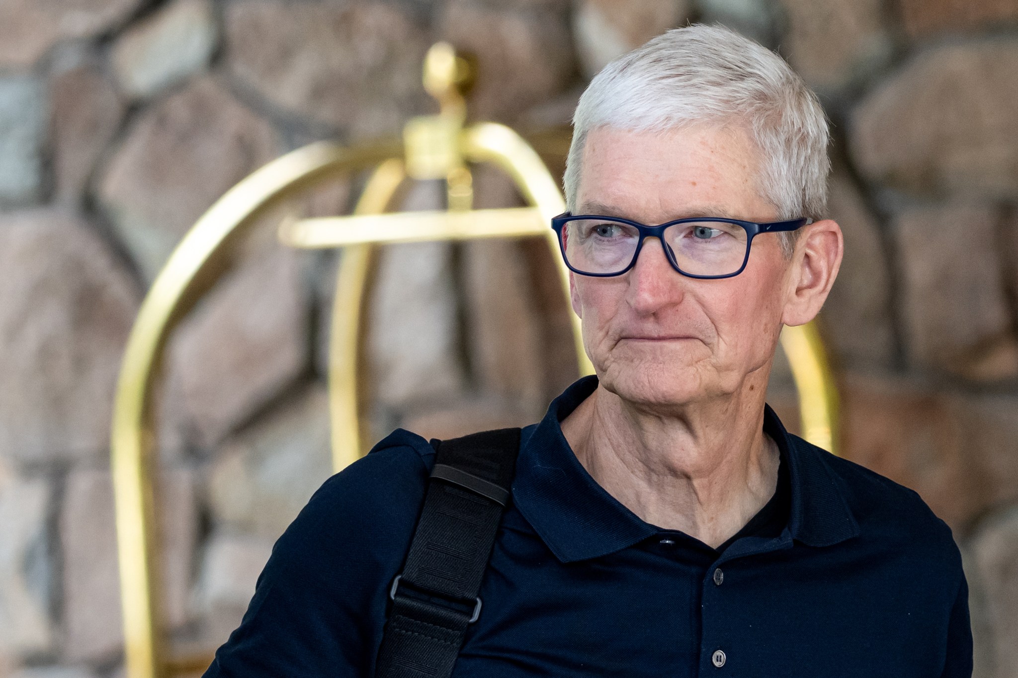 Apple sets quarterly revenue record as earnings broadly beat ...