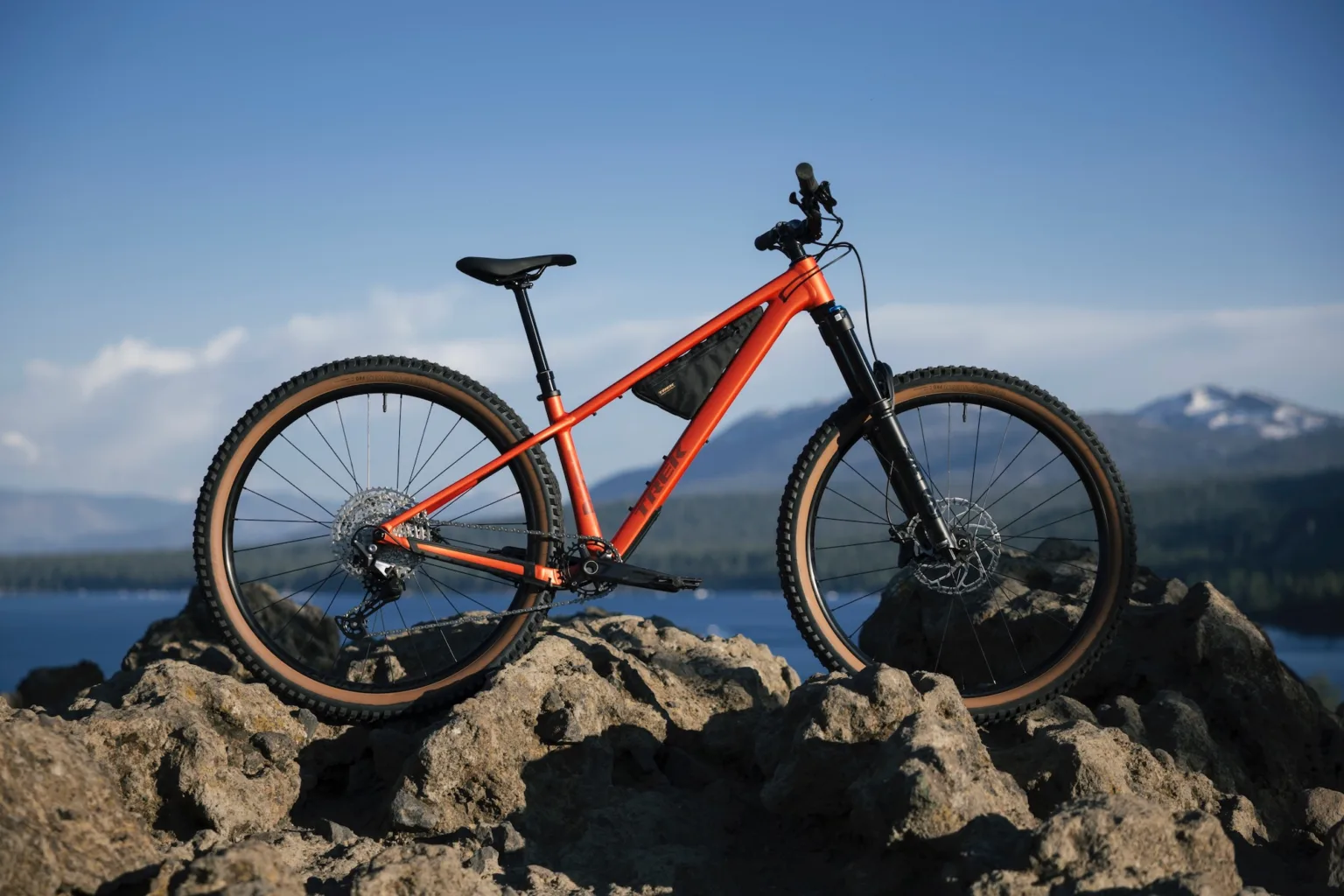 All New Trek Roscoe Gen 4 Hardtail Looks Like a Hoot