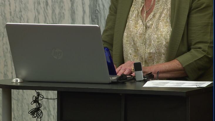 Court reporters versus technology
