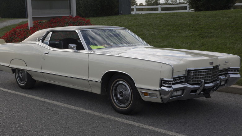 5 Retro Car Ads That Prove Old-School Advertising Had Charm